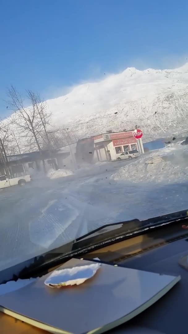 Scaffolding on Building Blows Over from Wind | Jukin Media Inc