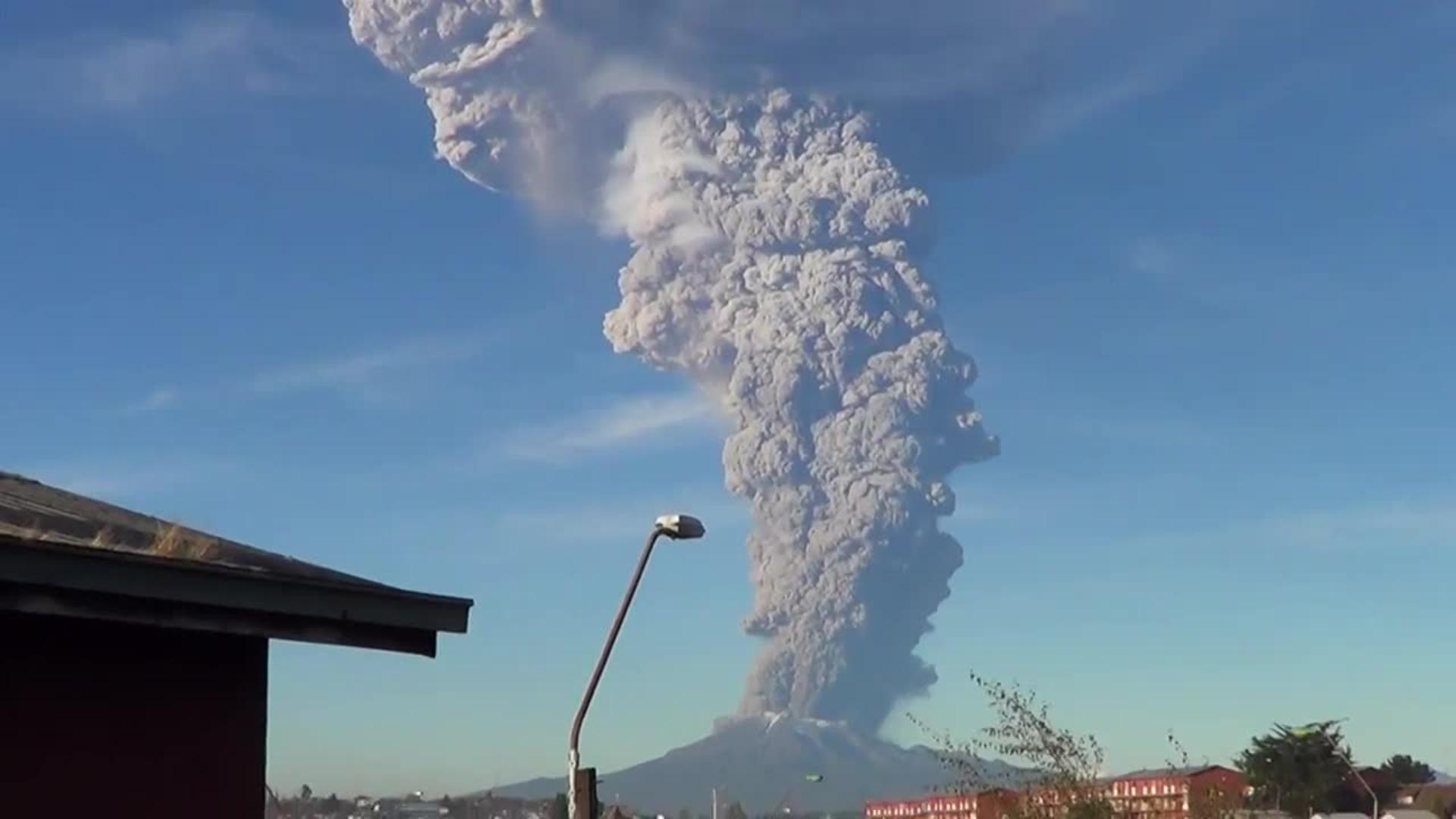 Volcano Eruption in Papua New Guinea (Video 2) | Jukin Media Inc