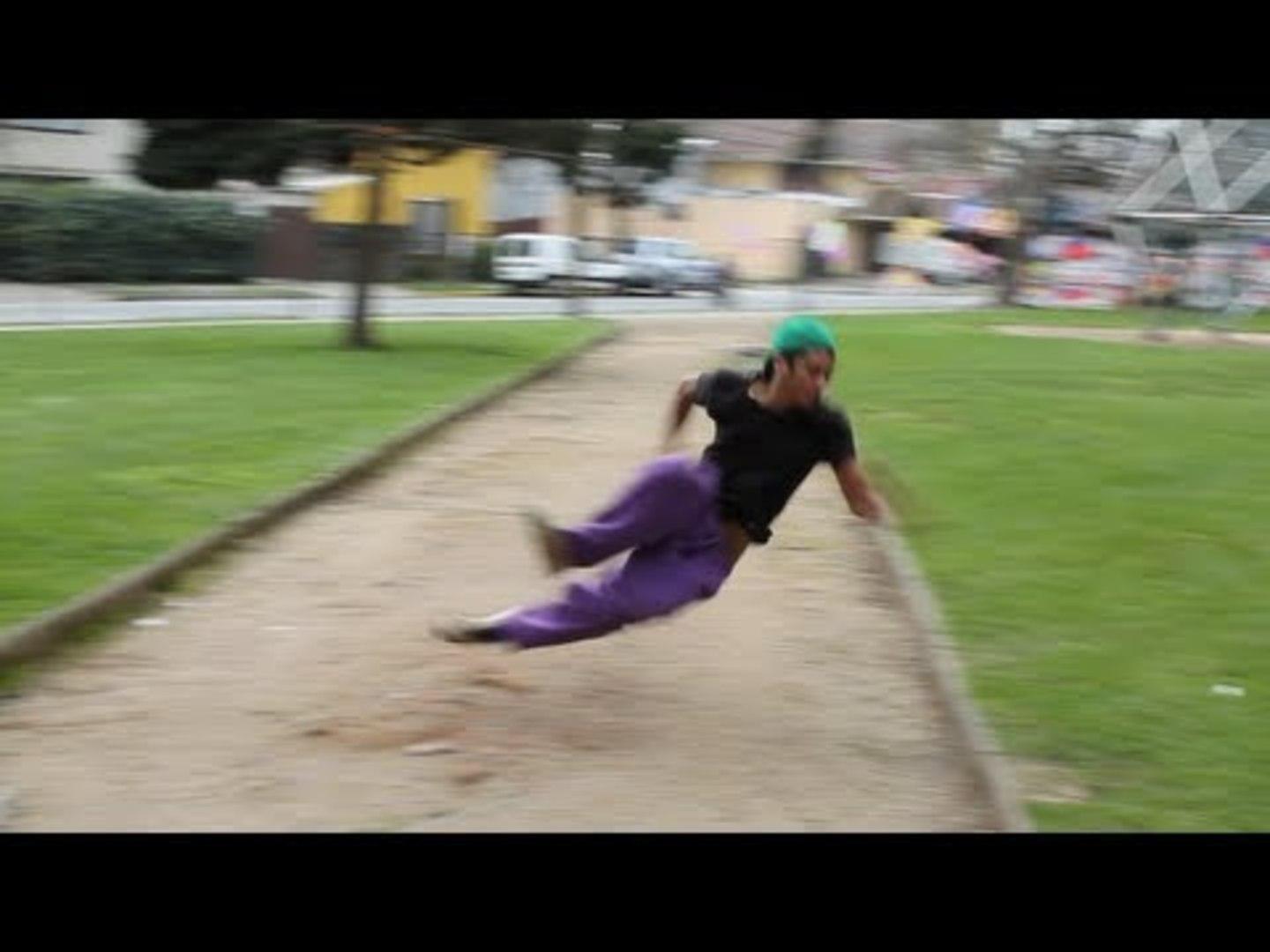 Man Fails to Jump on Ropes | Jukin Media Inc