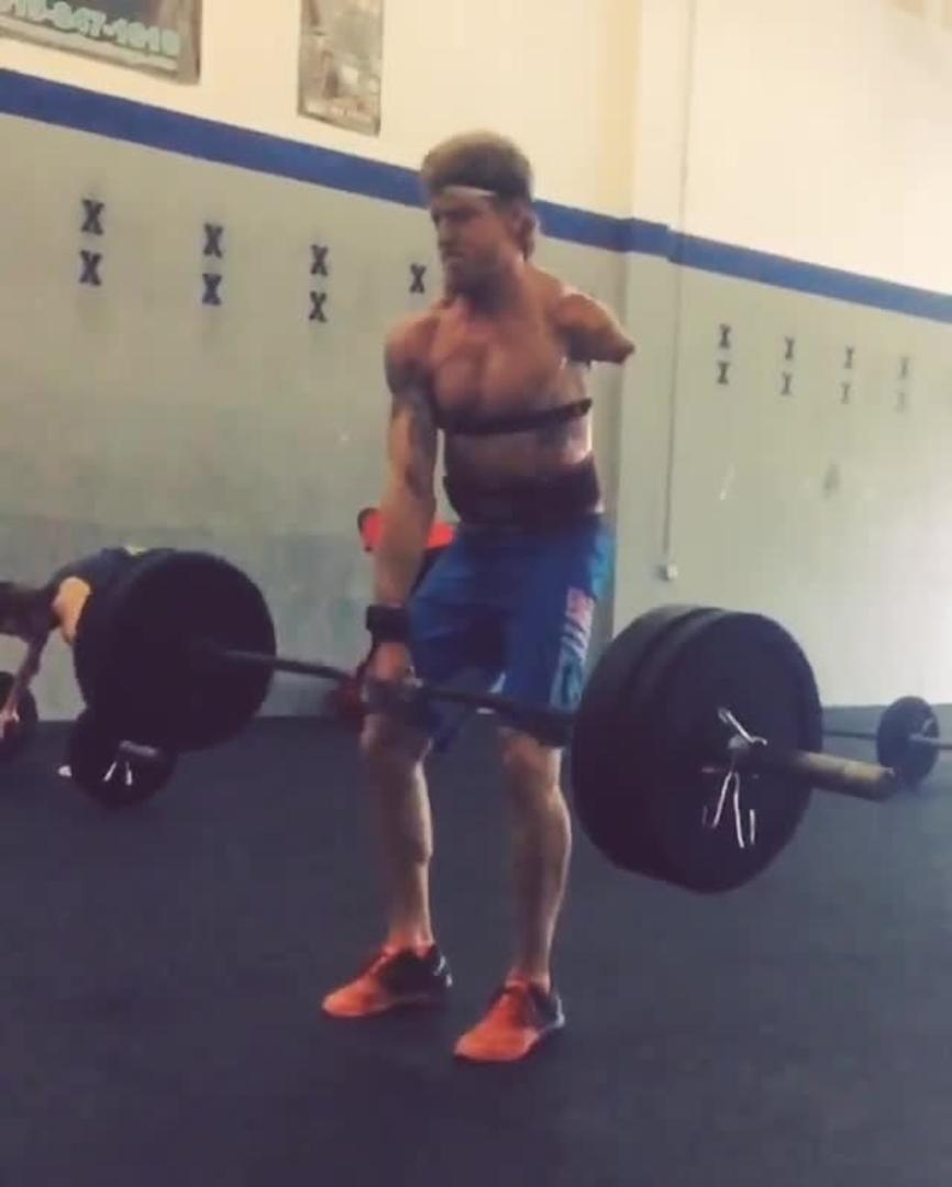 Man with One Arm Jumps Rope | Jukin Media Inc