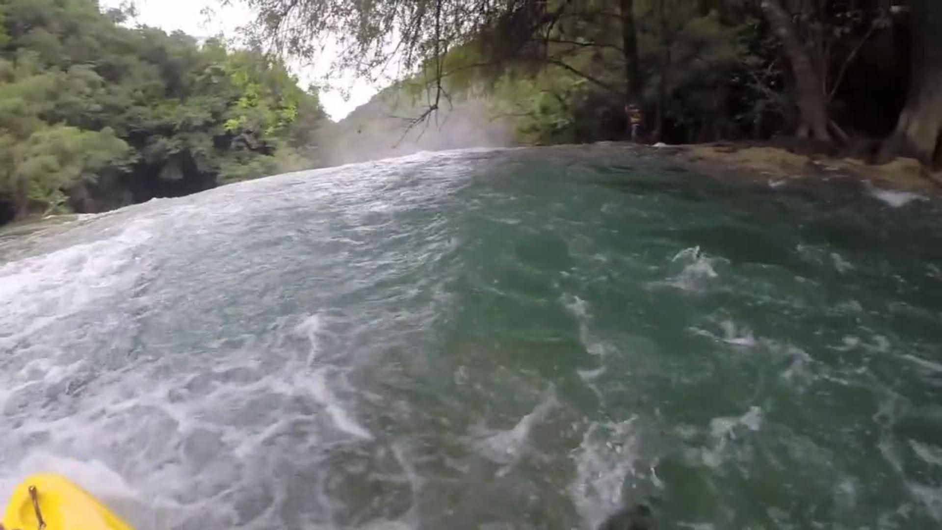 30 Foot Kayaking Waterfall Drop Gets Washed into Waterfall | Jukin ...