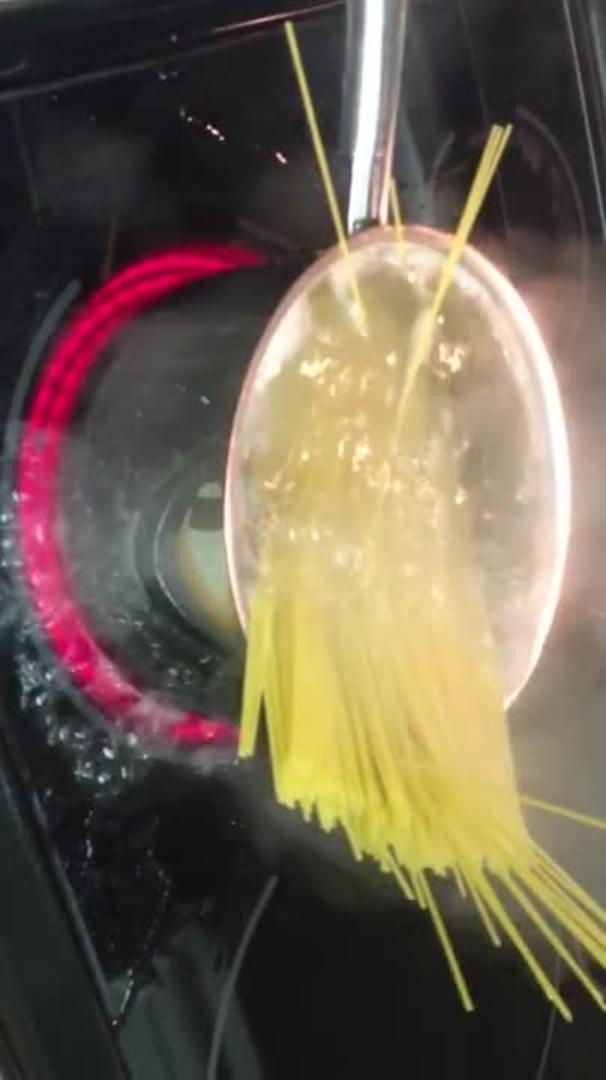 Spaghetti Cooking Fail | Jukin Licensing