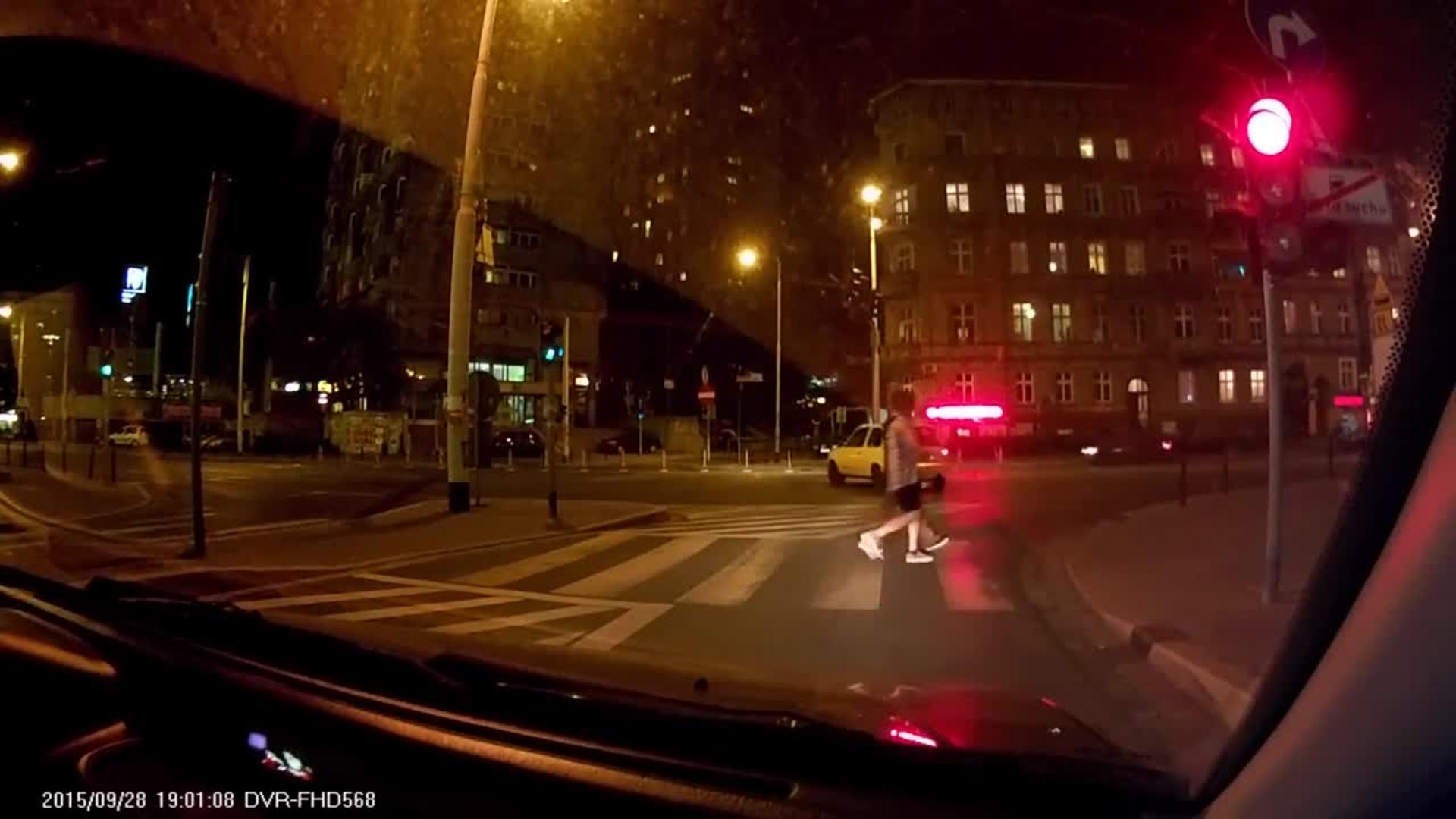 Car Runs Red Light and Chased by Police | Jukin Licensing