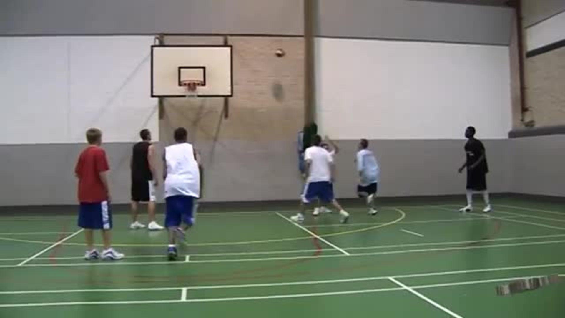 Off the Wall Alley-Oop | Jukin Licensing