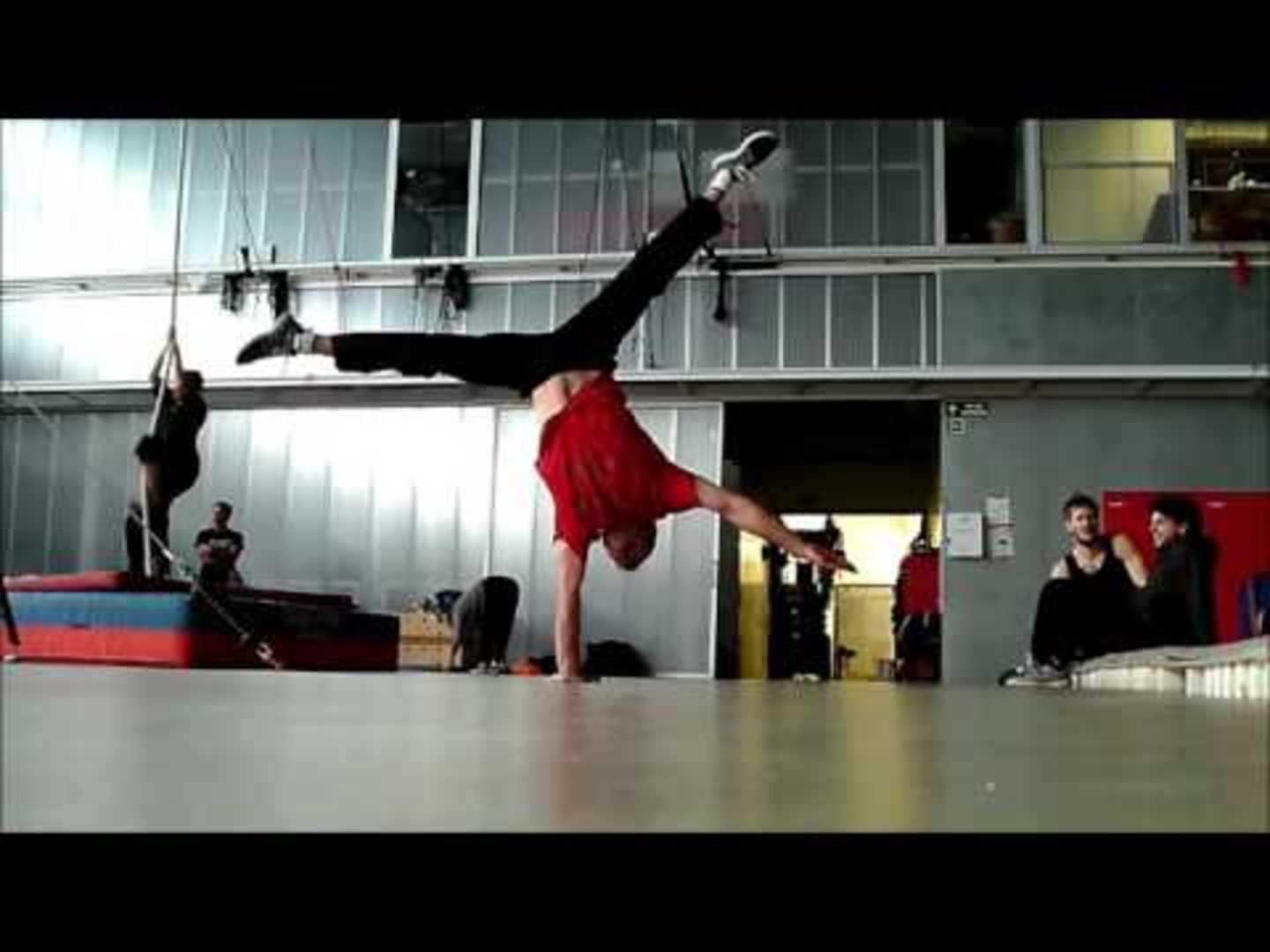 Man Lifts 198-Pounds With One Hand | Jukin Media Inc