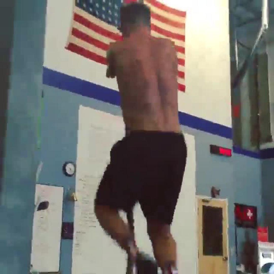 Man with One Arm Pulls Himself up Bar | Jukin Media Inc