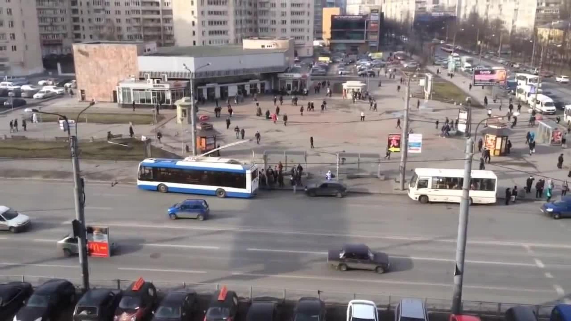 Trying to Tow Car with Bus Fail | Jukin Licensing