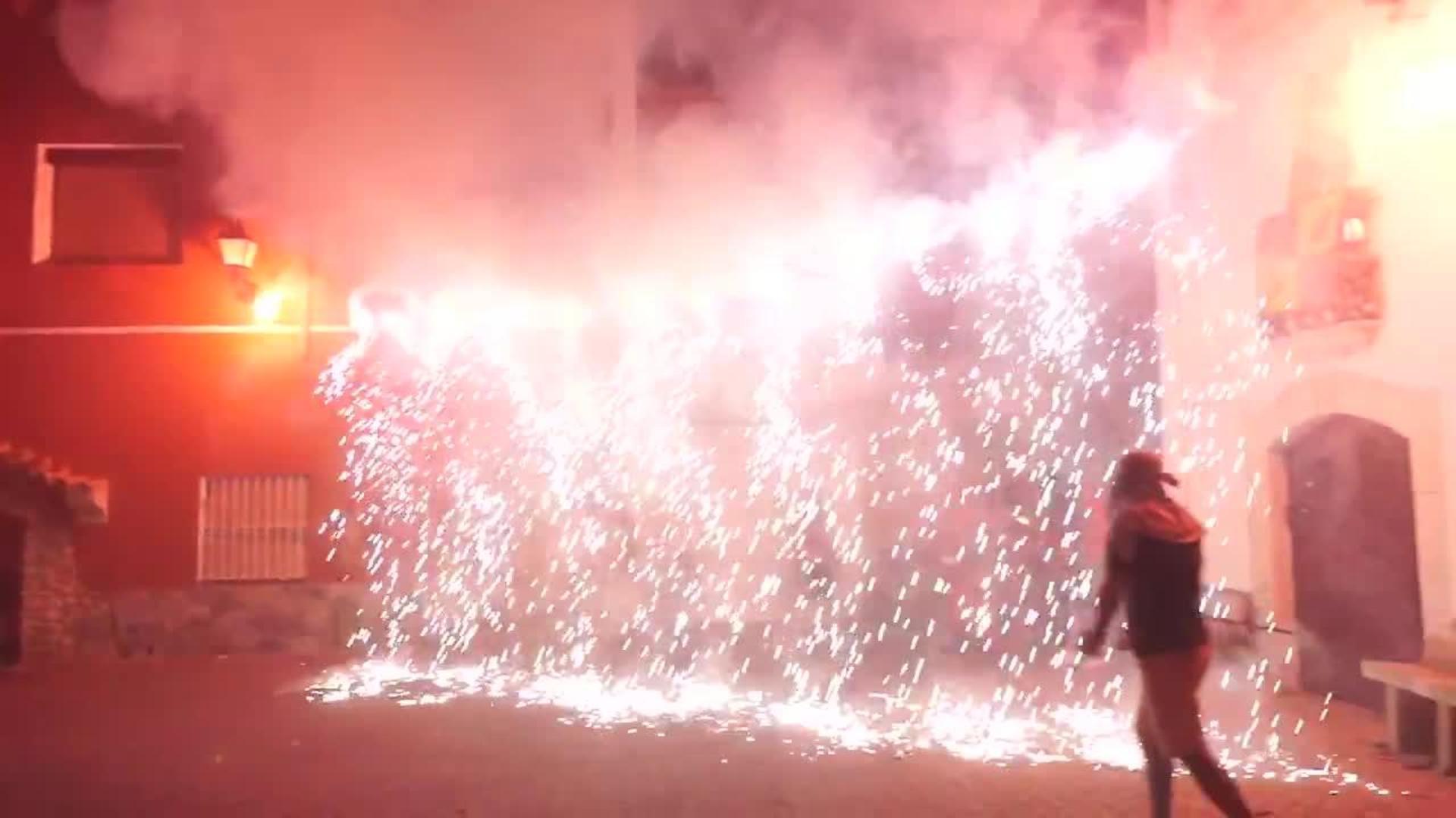 Man Shows Off Epic Roman Candle Guns | Jukin Media Inc