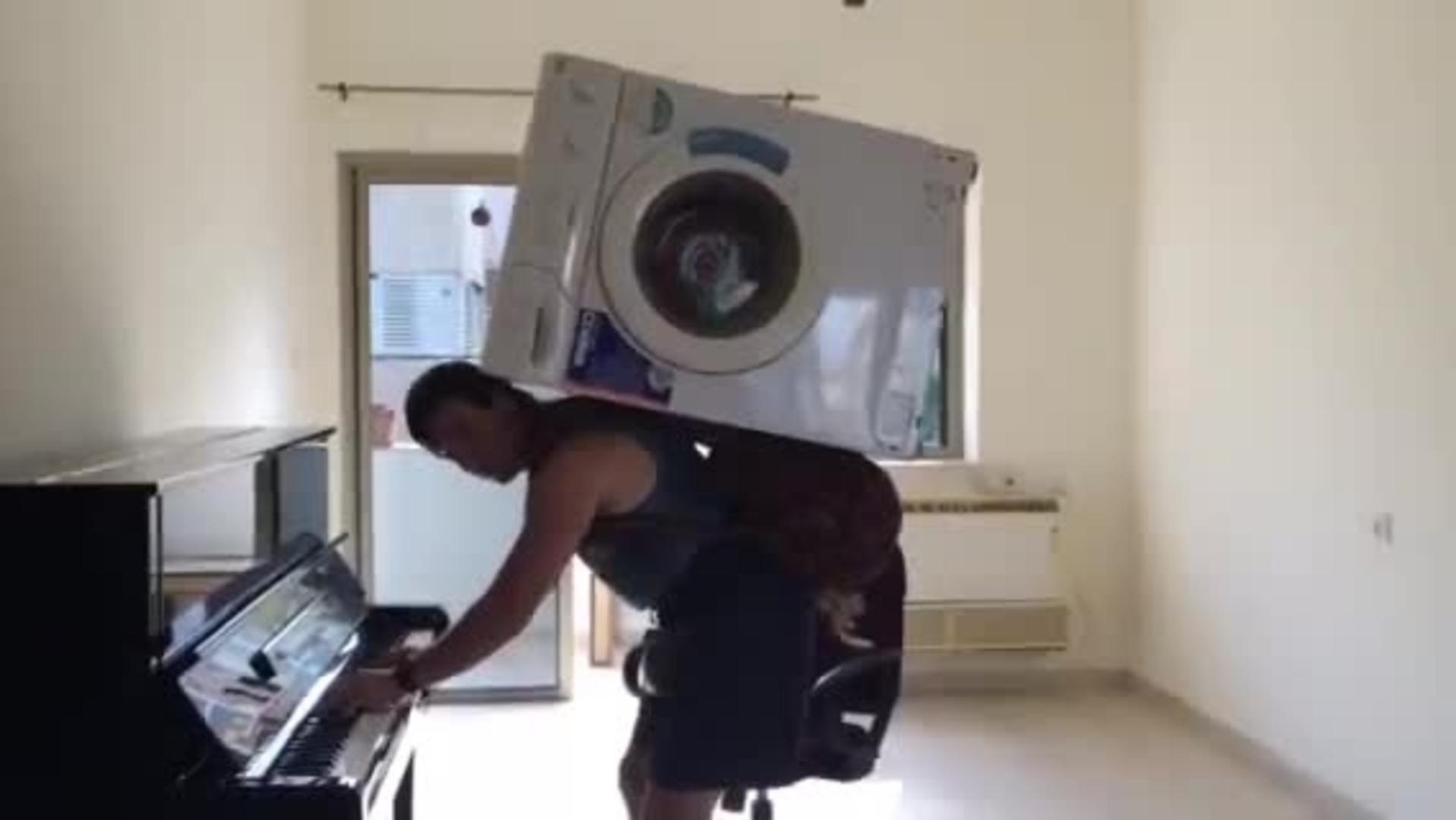Mover Plays Piano with Washing Machine on Back | Jukin Licensing