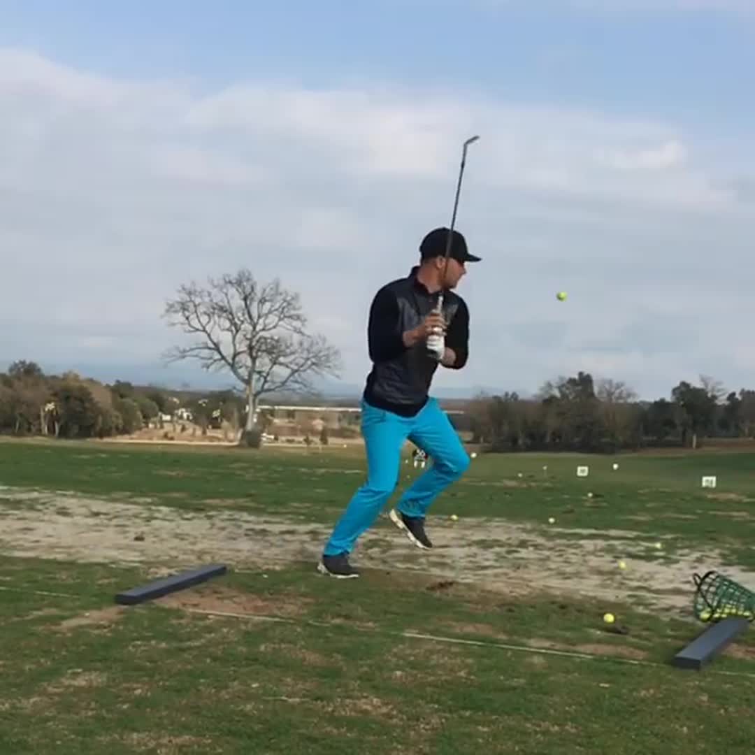 Golf Trick Shot into Glass Cup | Jukin Media Inc