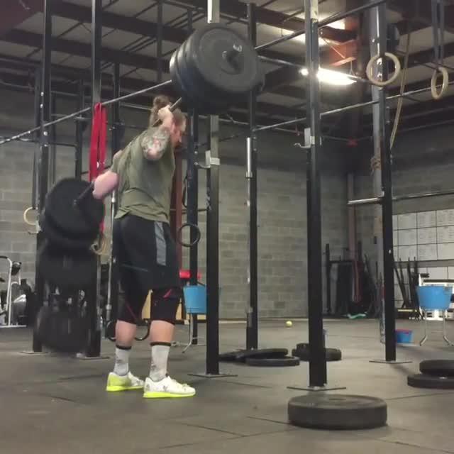 Weights Fall off Barbell | Jukin Licensing