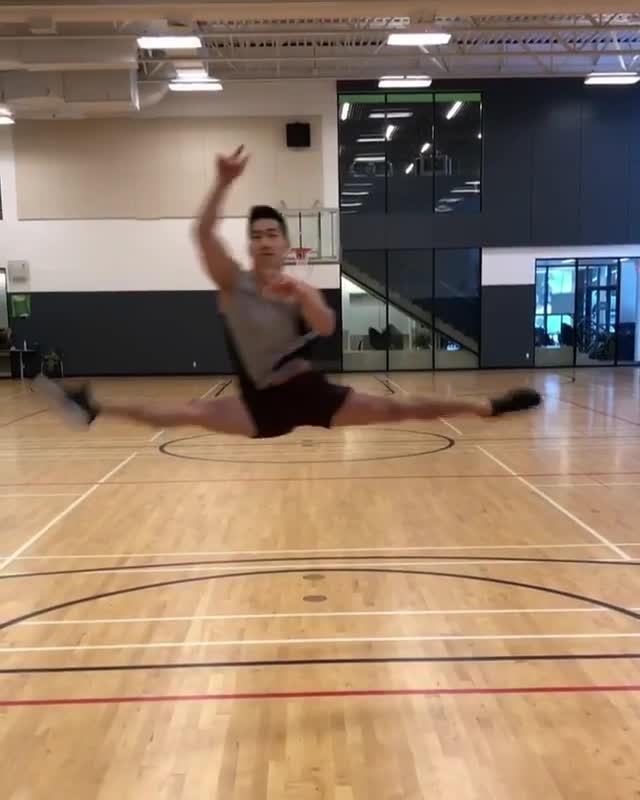 Ballet Dancer Performs Split Leaps While Playing Basketball | Jukin ...