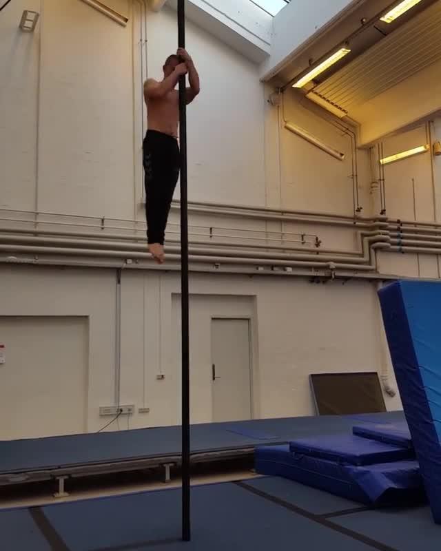 Guy Does Amazing Human Flag Pose on Pole | Jukin Media Inc