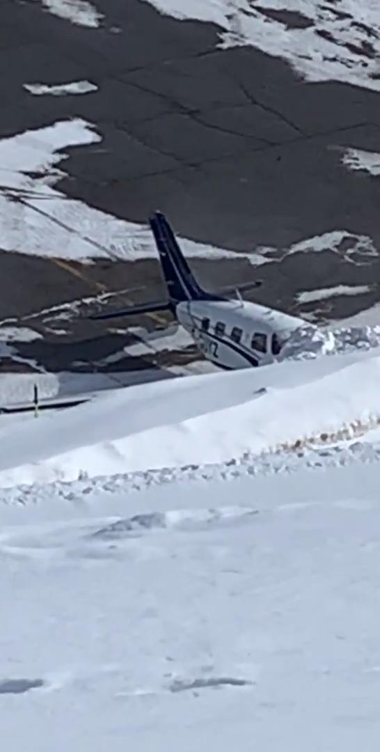 Plane Crashes into Snow Bank Attempting To Land | Jukin Licensing