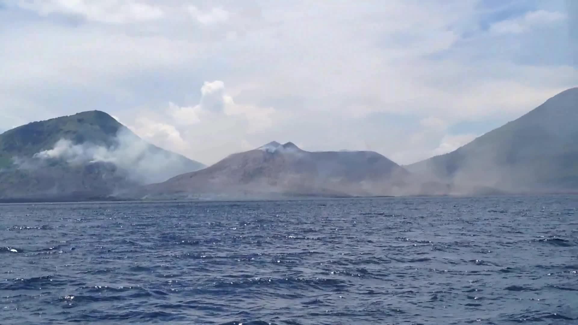 Volcano Eruption in Papua New Guinea (Video 2) | Jukin Licensing