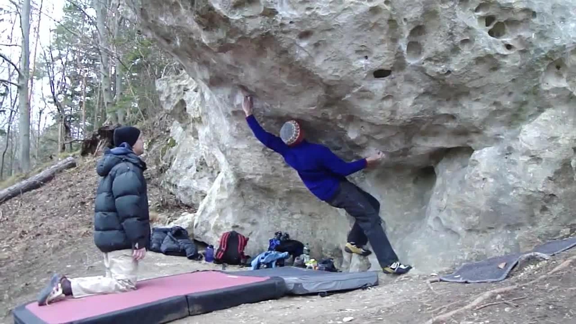 Boulder Climber Kicks Spotter in Nuts | Jukin Licensing