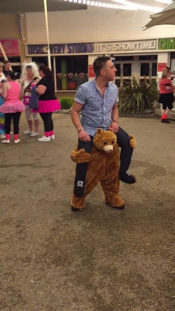 Bear Piggyback Ride | Jukin Licensing