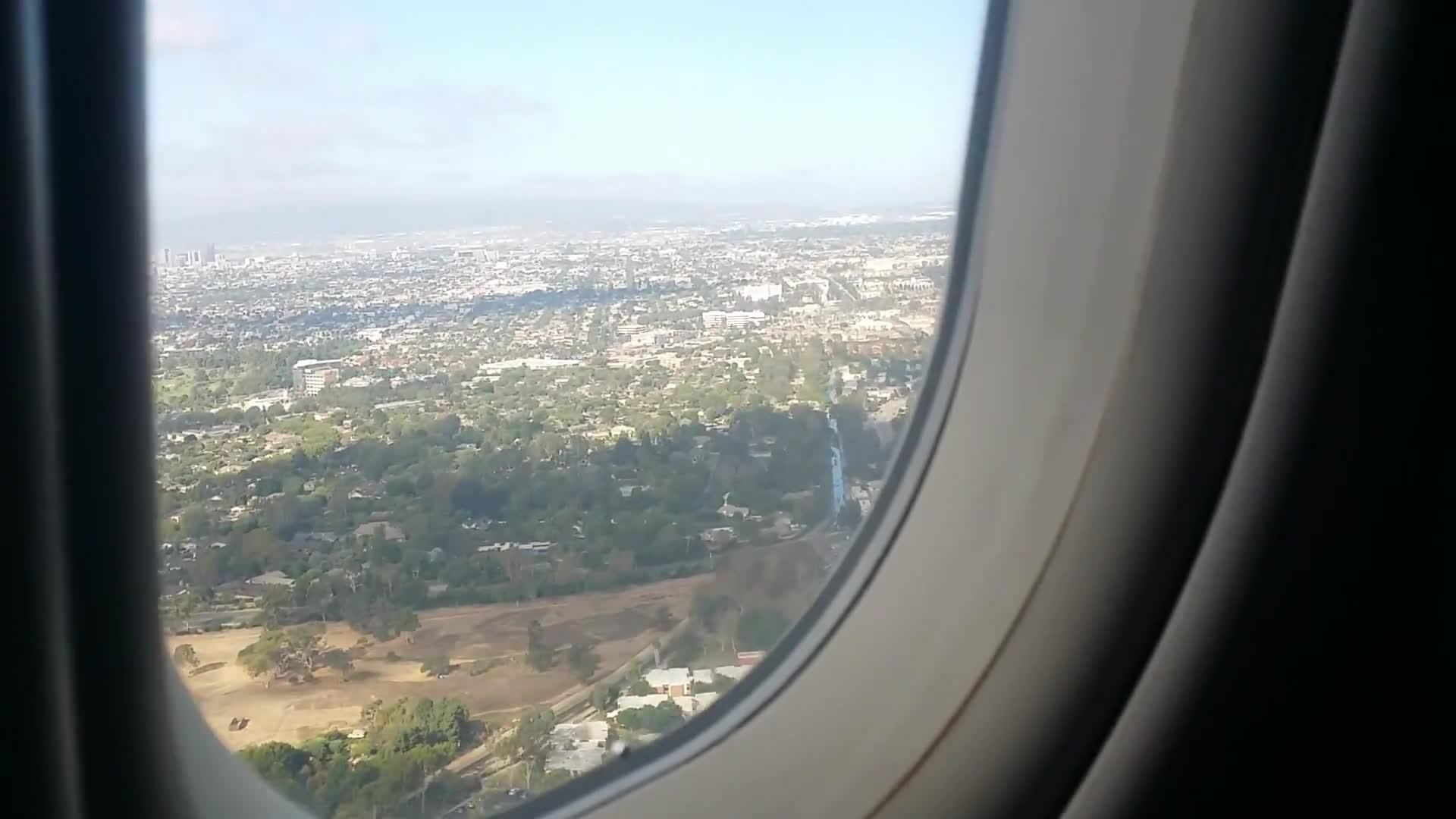 JetBlue Plane Dangerous Emergency Landing | Jukin Licensing