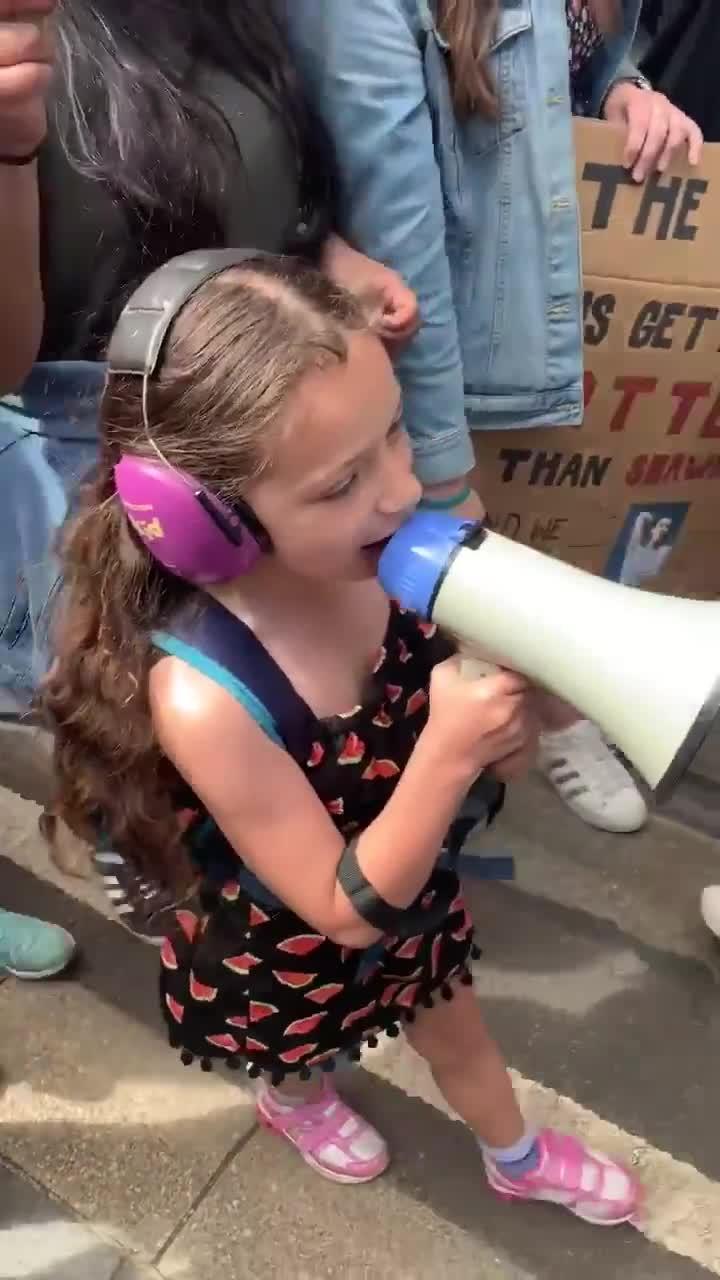 Little Girl Leads Chant in Protest for Climate Change Justice | Jukin ...