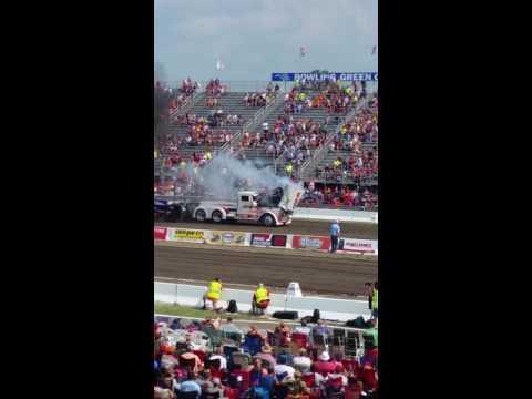 Semi Truck Pulls Tractor and Explodes Engine | Jukin Licensing