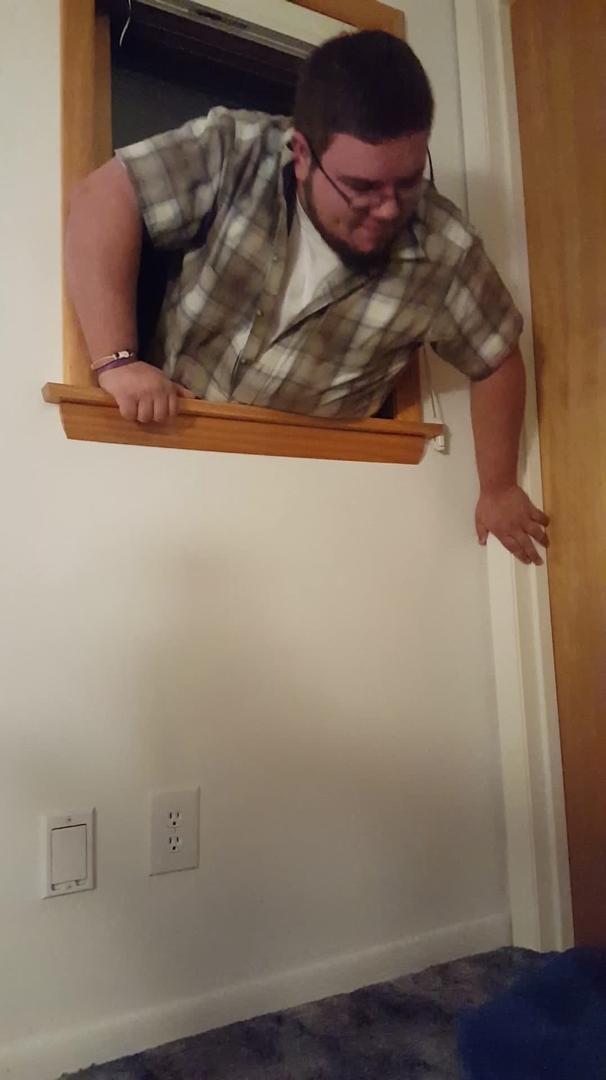 Guy Climbs Through Window | Jukin Licensing