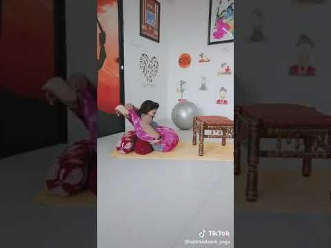 Woman Extraordinarily Forms De Mario Knot While Sitting Comfortably on ...