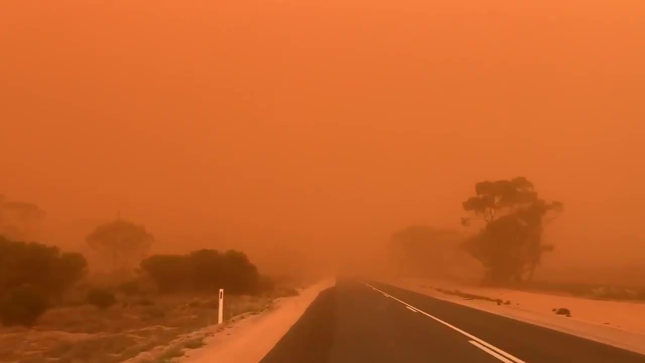 Vehicle Drives Through Dust Storm | Jukin Licensing