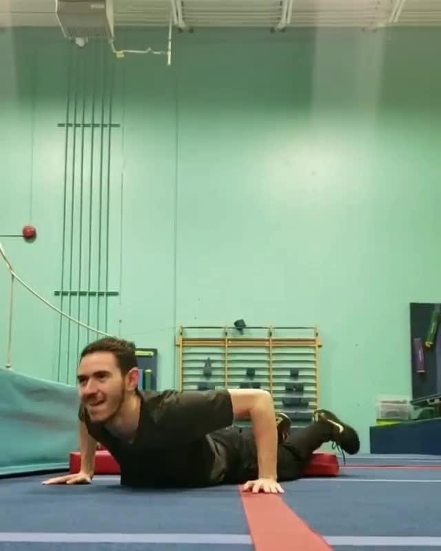 Guy Tries Doing Backflip and Ends up Falling Hard as he Hits his Mouth ...