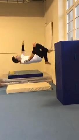 Guy Hits Shoulder on Wall While Landing After Backflip | Jukin Licensing