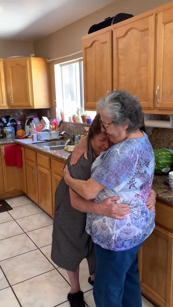 Grandma Cries After Surprise Visit From Best Friend Of 40 Years | Jukin Licensing
