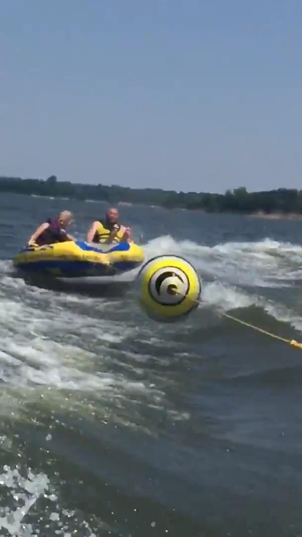People Fall in Water as Boat Abruptly Hits Rock and Flips Over | Jukin ...