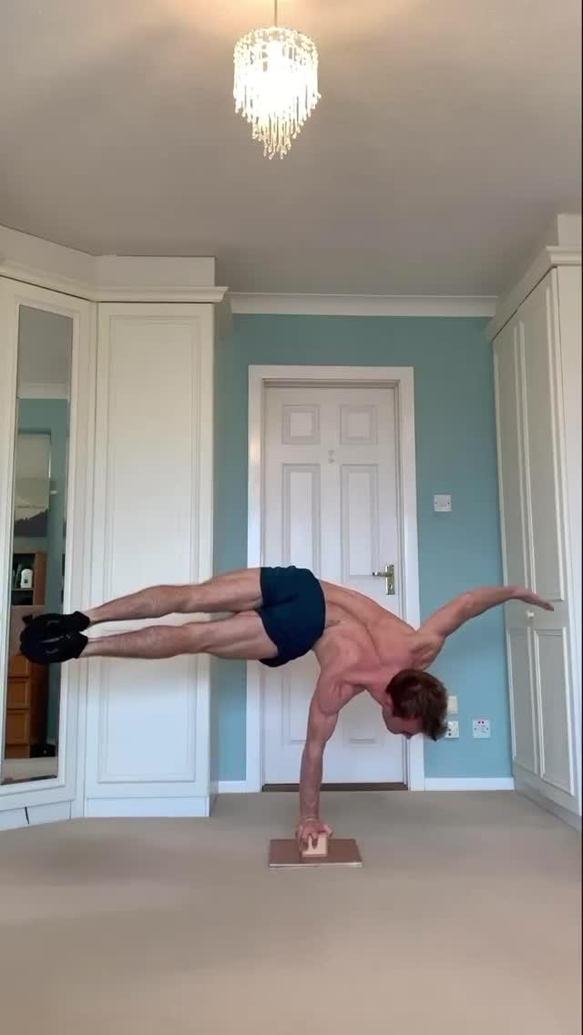 Gymnast Does One-Armed Planche Tricks | Jukin Licensing