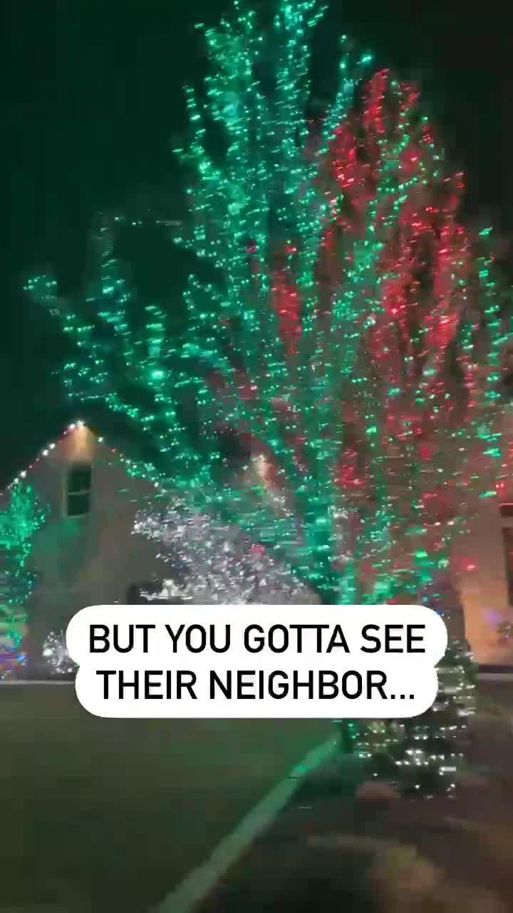 Neighbors Put Ditto Sign Pointing at Beautifully Decorated Neighborhood ...