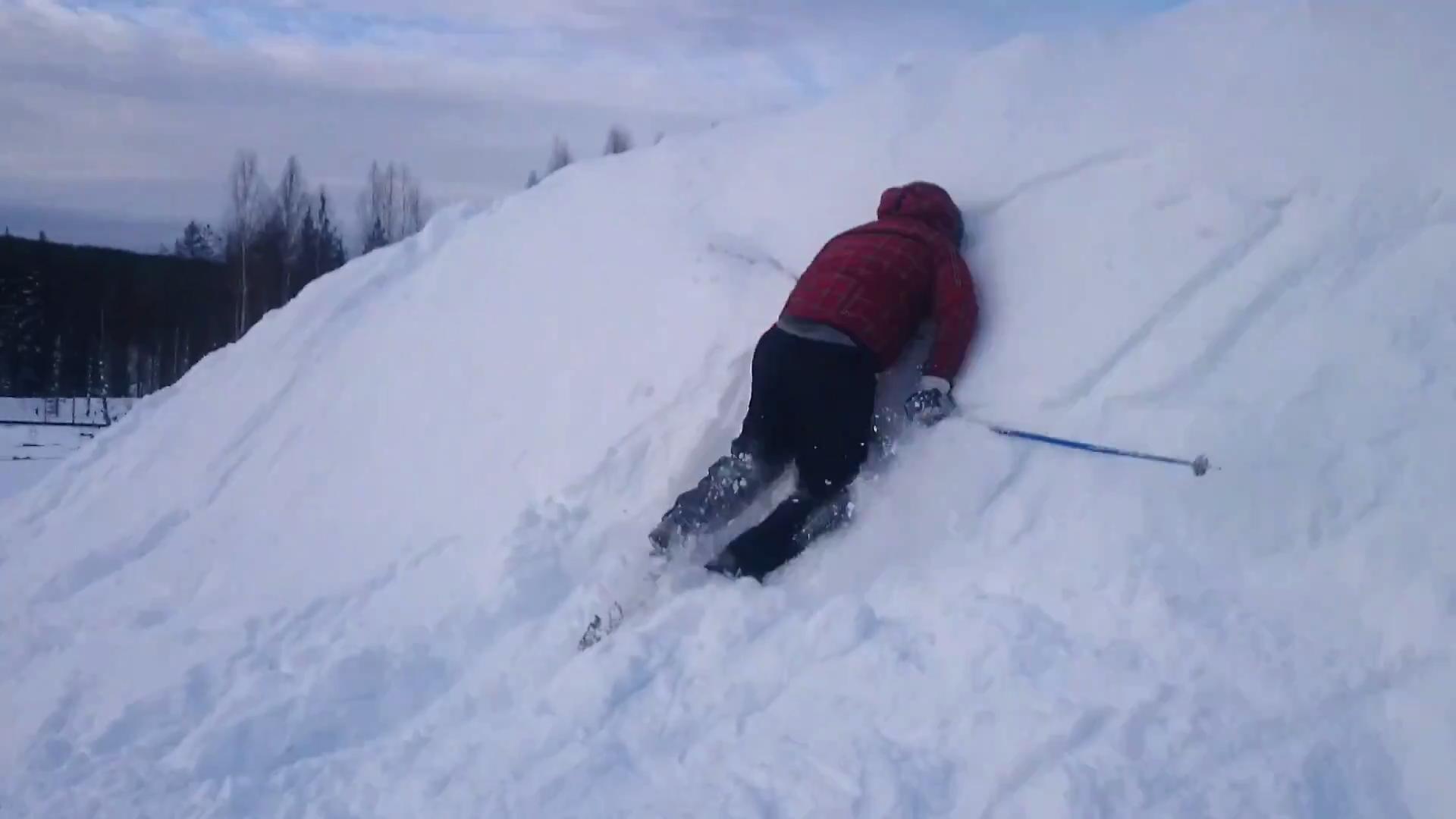 Skier Attempting to Jump Over Snowy Slope Faceplants to the Ice | Jukin ...