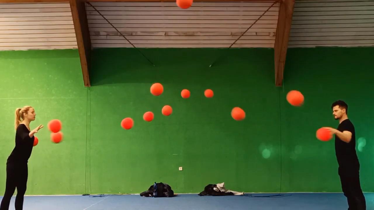 Duo Shows Off Their Juggling Illusion Skills | Jukin Licensing