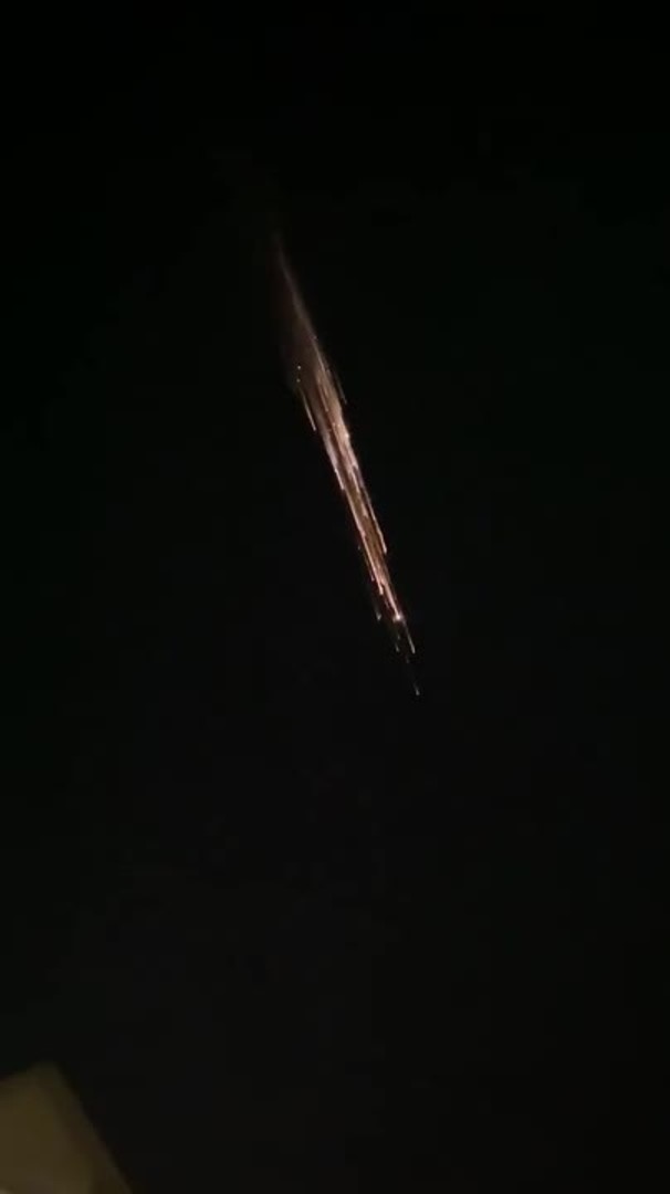 Rocket Debris Burn in the Atmosphere and Create Mesmerizing Light ...