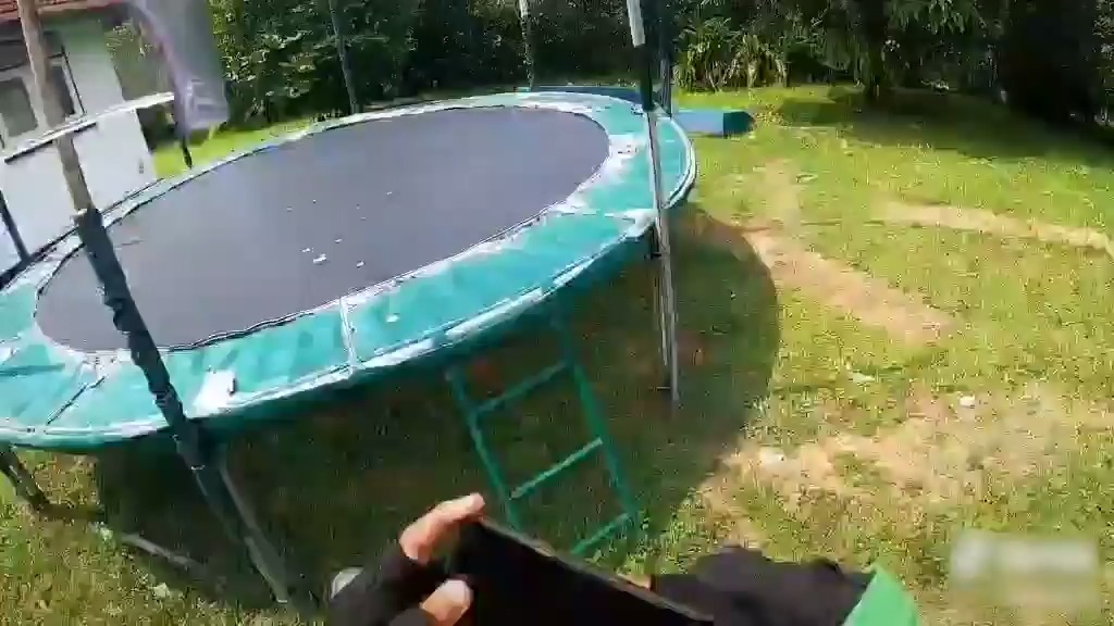 Food Delivery Guy Asks Permission to Jump on Trampoline in Customer’s ...