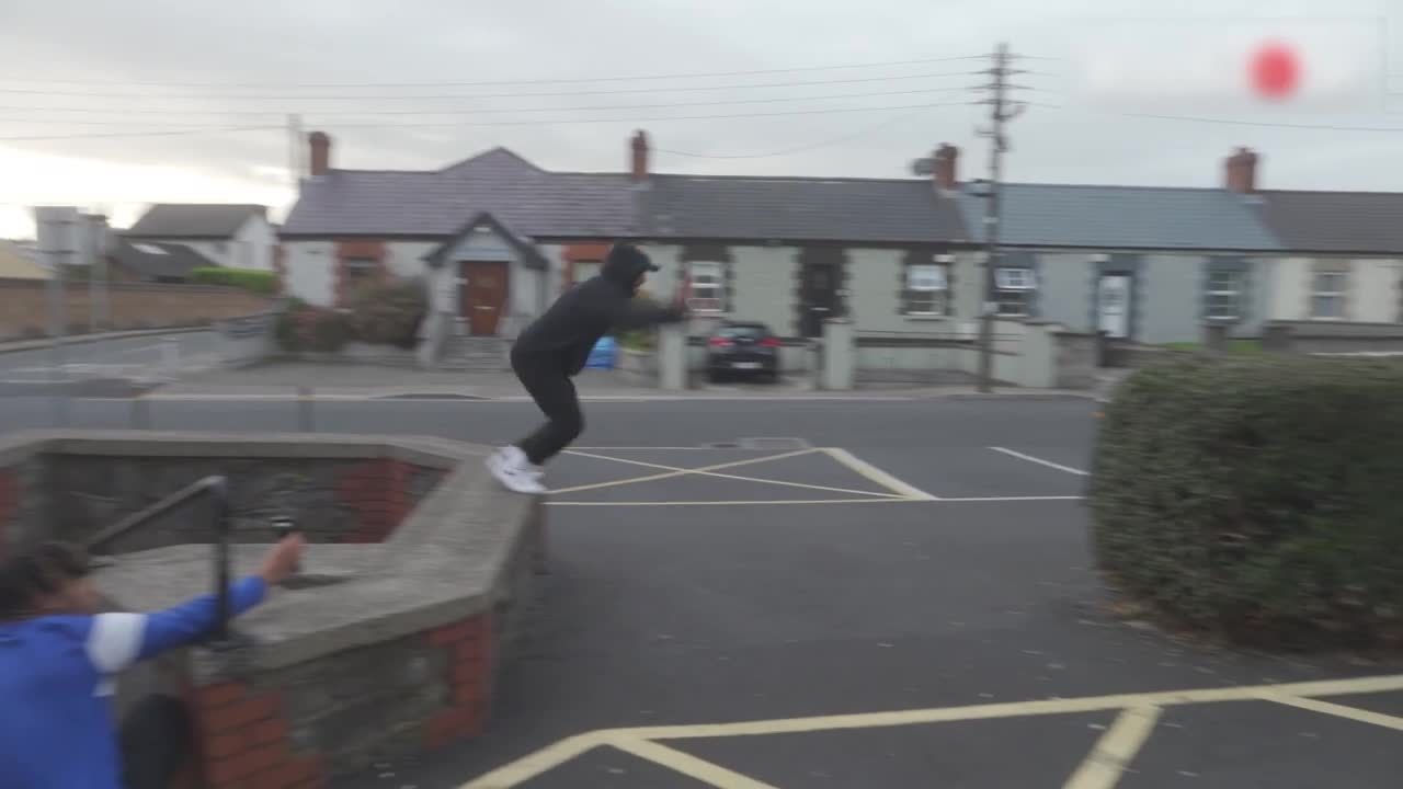 Guy Runs On Half Walls And Performs Amazing Frontflip On Bush | Jukin ...