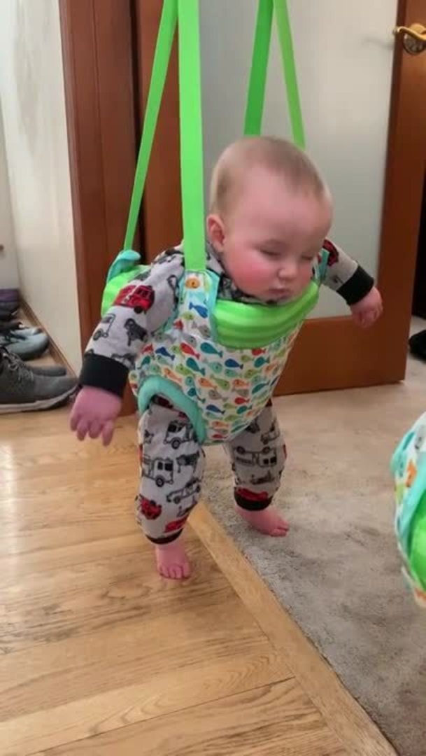 Baby Falls Asleep While Sitting in Bouncer and Keeps Jumping Mid-Sleep ...