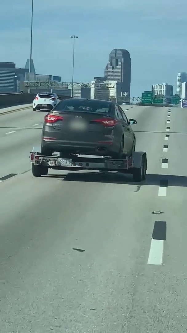 Trailer Gets Detached From Semi Truck In Middle Of Road | Jukin Licensing