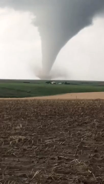 Stovepipe Tornado Visible in Rawlins County in Kansas | Jukin Licensing