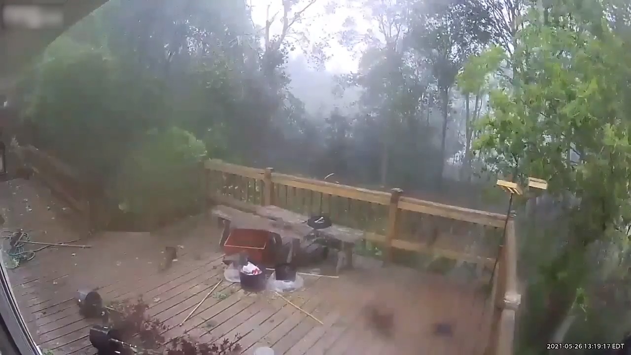 Strong Winds Blow During Thunderstorm in New York and Knock Down ...