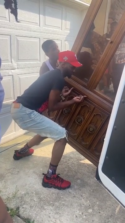 Guy Hilariously Pretends to Help Another Guy Move Furniture | Jukin ...
