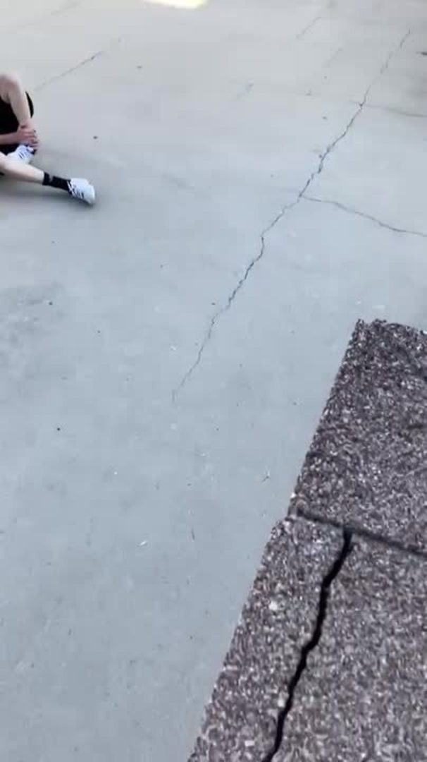 Guy Breaks His Leg After Falling On Floor While Skateboarding Off Of ...