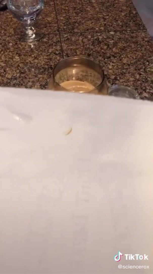 Teacher Performs Impressive Hidden Letters Experiment Using Lemon Juice ...