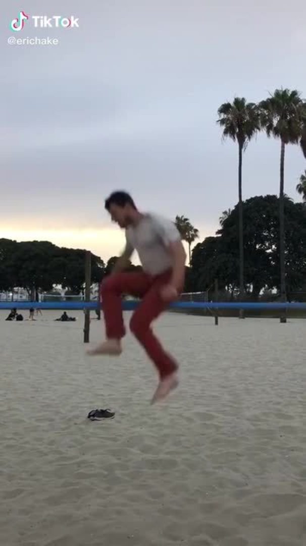 Man Falls Down While Trying to perform Backflip on Slackline | Jukin ...