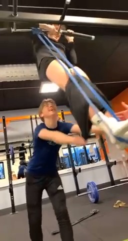Guy Pulls Down Another Guy's Pants While He Works Out At Gym | Jukin ...