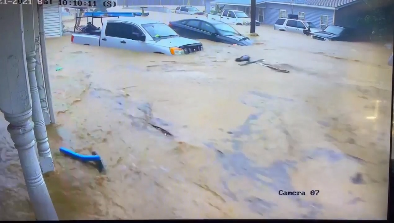 Family Watches Rapid Flooding Caught on Their Security Camera | Jukin ...