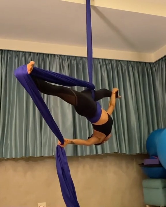 Aerial Silk Performer Practices Inverted Split At Home | Jukin Licensing