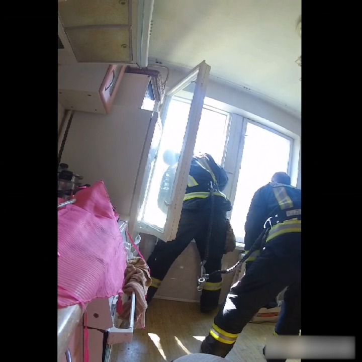 Firefighters Catch Person Falling From Above Through Window | Jukin ...